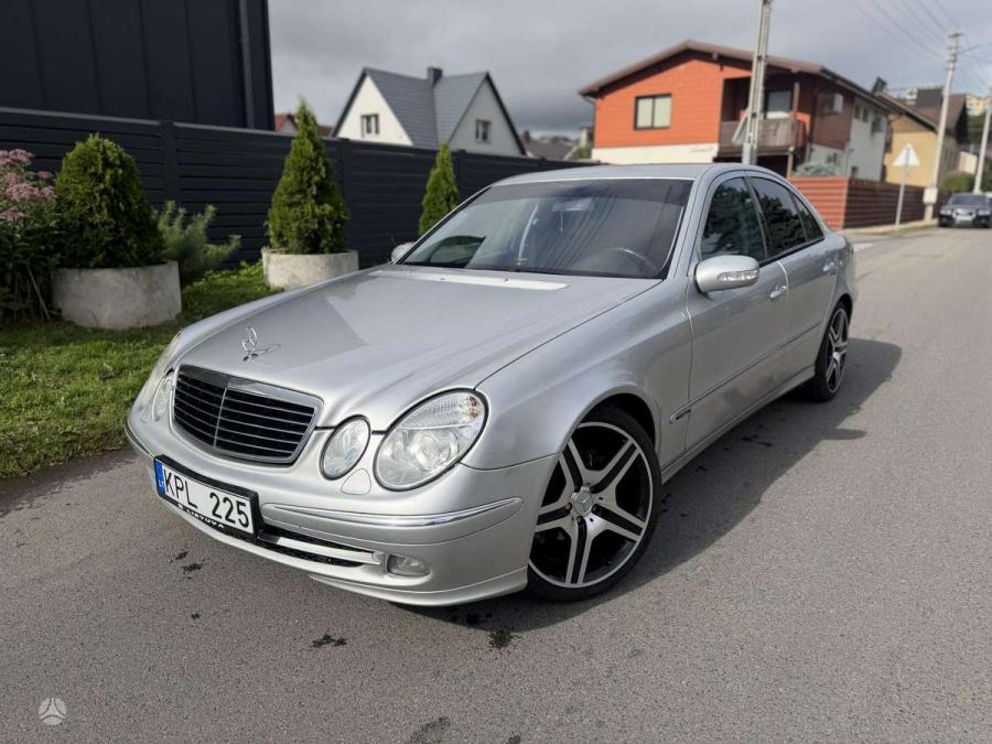 Pelēks Mercedes-Benz E 280 2004 Kauņa, ar dzinēja tilpumu 3.22 L un nobraukumu 361 tūkst. km par 2850 €, foto 1 vietnē AUTOMOTO.COM.LV
