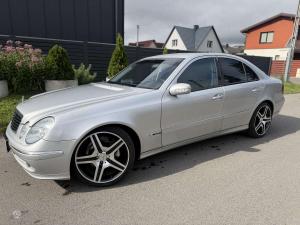 Pelēks Mercedes-Benz E 280 2004 Kauņa, ar dzinēja tilpumu 3.22 L un nobraukumu 361 tūkst. km par 2850 €, foto 3 vietnē AUTOMOTO.COM.LV