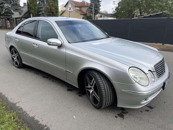 Grey Mercedes-Benz E 280 2004 in Kaunas, with an engine capacity of 3.22 L and mileage of 361 thousand km for 2850 €, photo 5 on AUTOMOTO.COM.LV