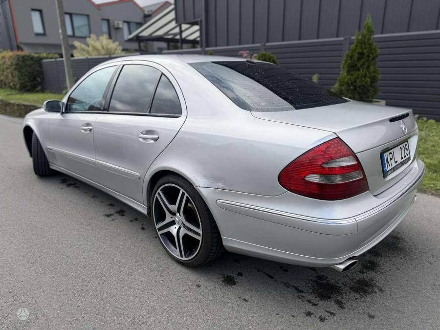 Pelēks Mercedes-Benz E 280 2004 Kauņa, ar dzinēja tilpumu 3.22 L un nobraukumu 361 tūkst. km par 2850 €, foto 8 vietnē AUTOMOTO.COM.LV