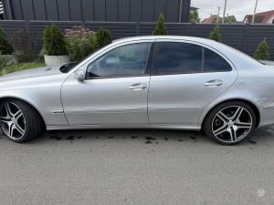 Pelēks Mercedes-Benz E 280 2004 Kauņa, ar dzinēja tilpumu 3.22 L un nobraukumu 361 tūkst. km par 2850 €, foto 9 vietnē AUTOMOTO.COM.LV