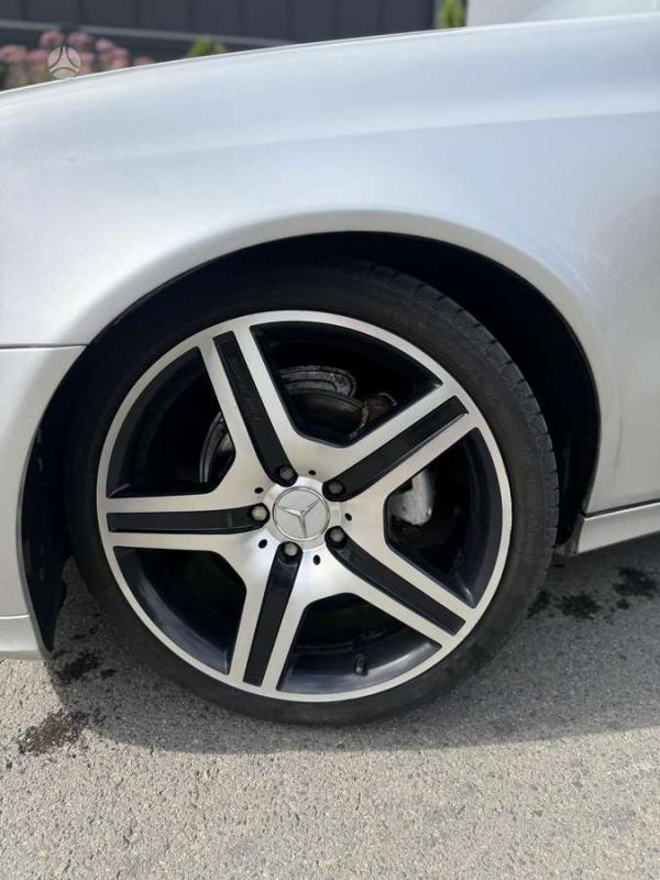Grey Mercedes-Benz E 280 2004 in Kaunas, with an engine capacity of 3.22 L and mileage of 361 thousand km for 2850 €, photo 10 on AUTOMOTO.COM.LV