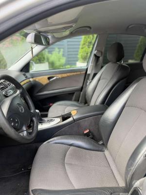 Pelēks Mercedes-Benz E 280 2004 Kauņa, ar dzinēja tilpumu 3.22 L un nobraukumu 361 tūkst. km par 2850 €, foto 13 vietnē AUTOMOTO.COM.LV