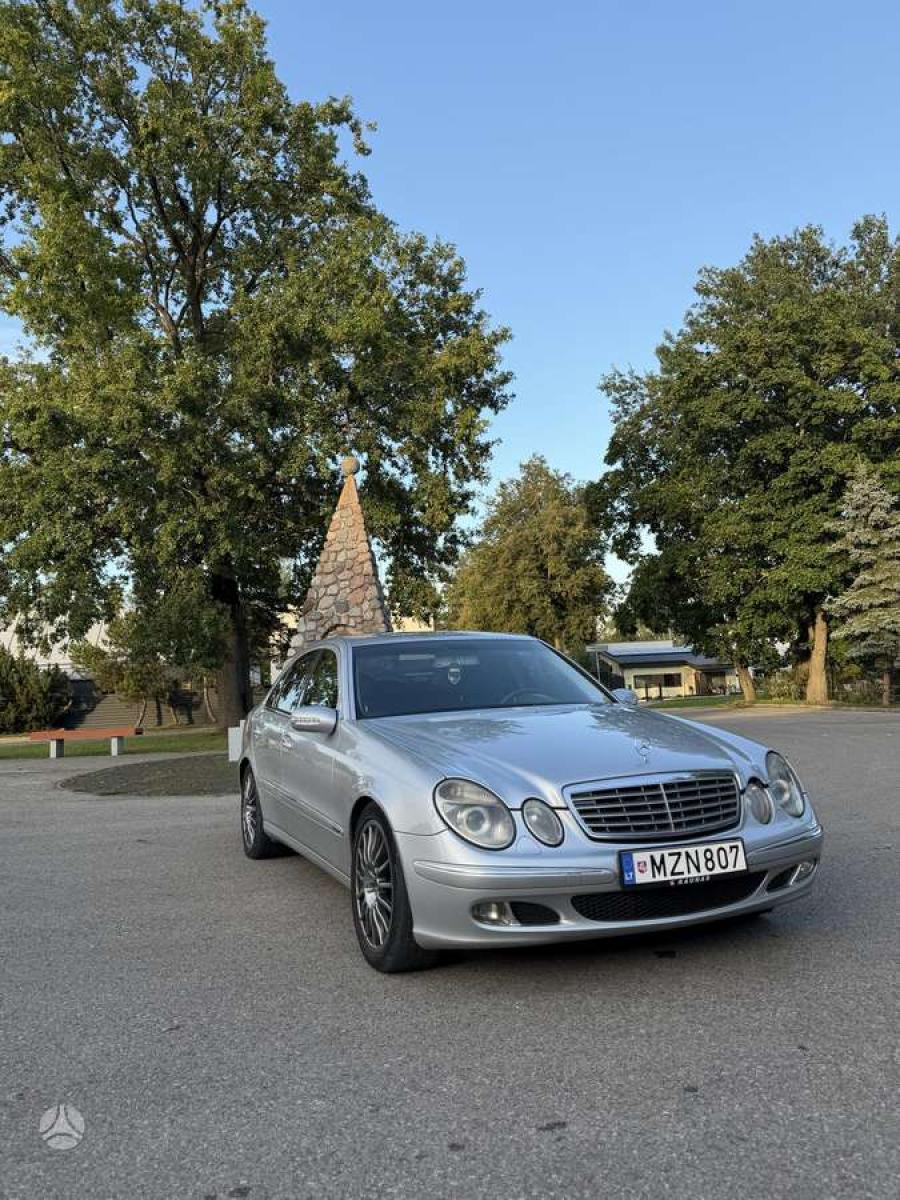 Grey Mercedes-Benz E 280 2004 in Kaunas, with an engine capacity of 3.22 L and mileage of 430 thousand km for 1300 €, photo 3 on AUTOMOTO.COM.LV