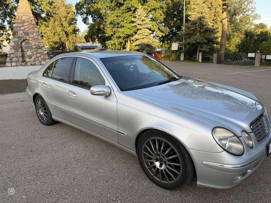 Grey Mercedes-Benz E 280 2004 in Kaunas, with an engine capacity of 3.22 L and mileage of 430 thousand km for 1300 €, photo 10 on AUTOMOTO.COM.LV