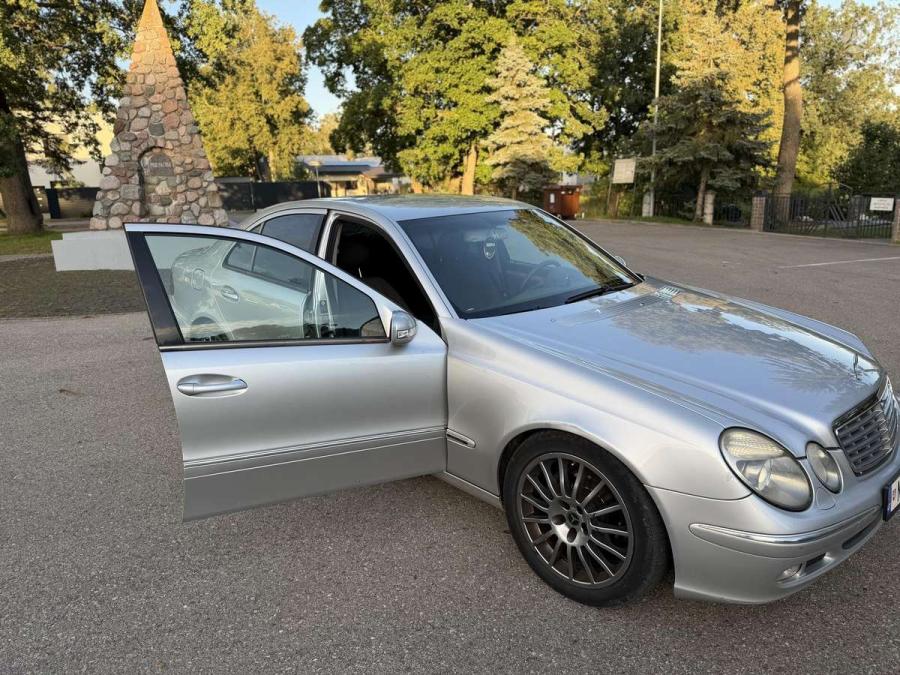 Grey Mercedes-Benz E 280 2004 in Kaunas, with an engine capacity of 3.22 L and mileage of 430 thousand km for 1300 €, photo 11 on AUTOMOTO.COM.LV