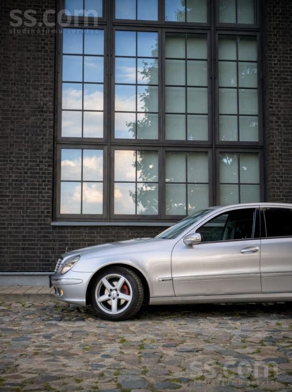 Mercedes-Benz E 280 2004 Rīga vietnē Pelēks Mercedes-Benz E 280 2004 Rīga, ar dzinēja tilpumu 3.20 L un nobraukumu 331 tūkst. km par 3990 €, foto 3 vietnē AUTOMOTO.COM.LV