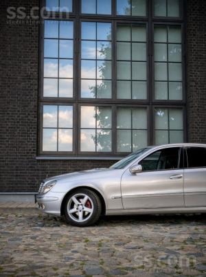 Pelēks Mercedes-Benz E 280 2004 Rīga, ar dzinēja tilpumu 3.20 L un nobraukumu 331 tūkst. km par 3990 €, foto 3 vietnē AUTOMOTO.COM.LV