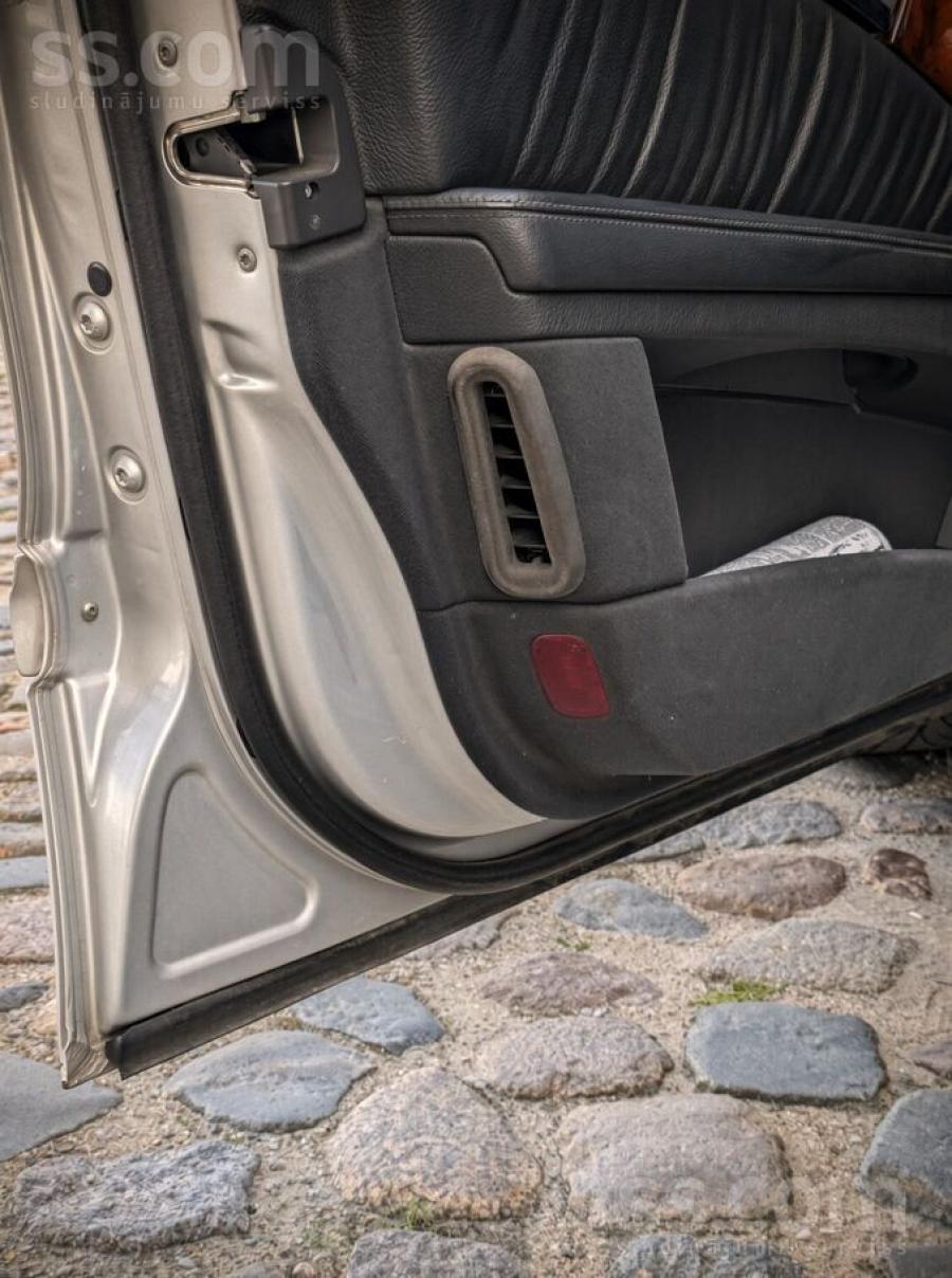 Pelēks Mercedes-Benz E 280 2004 Rīga, ar dzinēja tilpumu 3.20 L un nobraukumu 331 tūkst. km par 3990 €, foto 12 vietnē AUTOMOTO.COM.LV