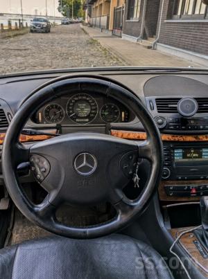 Pelēks Mercedes-Benz E 280 2004 Rīga, ar dzinēja tilpumu 3.20 L un nobraukumu 331 tūkst. km par 3990 €, foto 14 vietnē AUTOMOTO.COM.LV