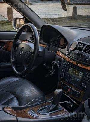 Pelēks Mercedes-Benz E 280 2004 Rīga, ar dzinēja tilpumu 3.20 L un nobraukumu 331 tūkst. km par 3990 €, foto 17 vietnē AUTOMOTO.COM.LV