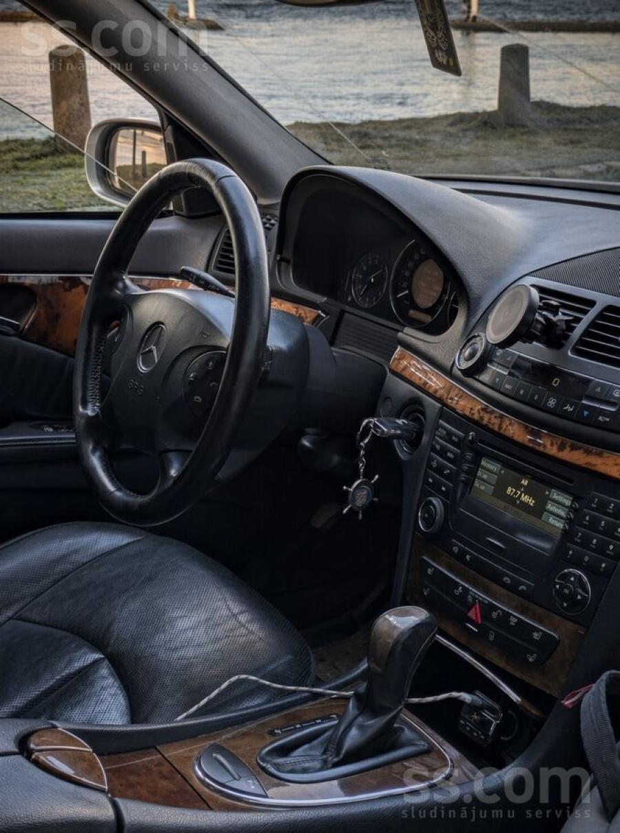 Pelēks Mercedes-Benz E 280 2004 Rīga, ar dzinēja tilpumu 3.20 L un nobraukumu 331 tūkst. km par 3990 €, foto 17 vietnē AUTOMOTO.COM.LV