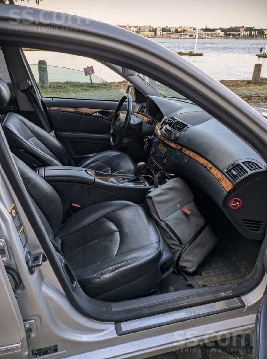 Pelēks Mercedes-Benz E 280 2004 Rīga, ar dzinēja tilpumu 3.20 L un nobraukumu 331 tūkst. km par 3990 €, foto 18 vietnē AUTOMOTO.COM.LV