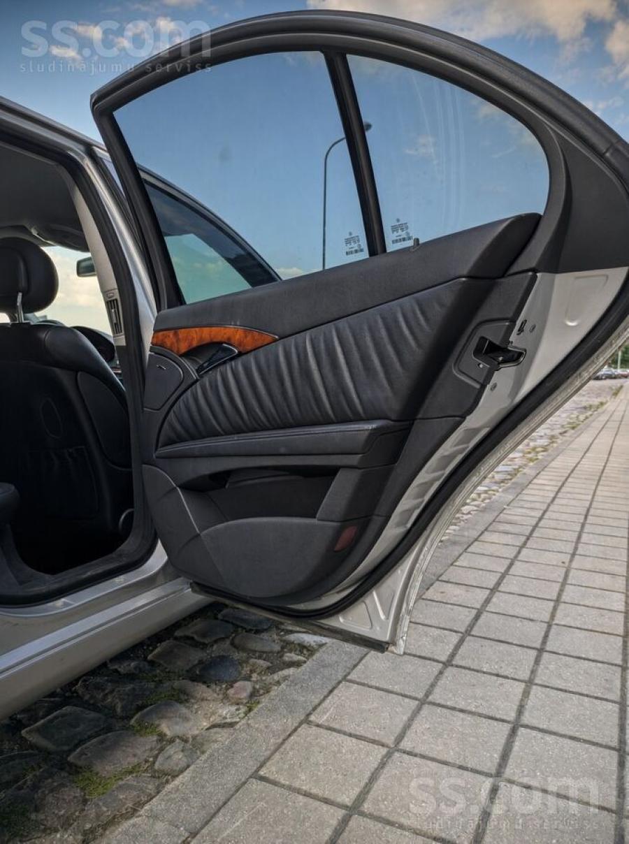 Pelēks Mercedes-Benz E 280 2004 Rīga, ar dzinēja tilpumu 3.20 L un nobraukumu 331 tūkst. km par 3990 €, foto 20 vietnē AUTOMOTO.COM.LV