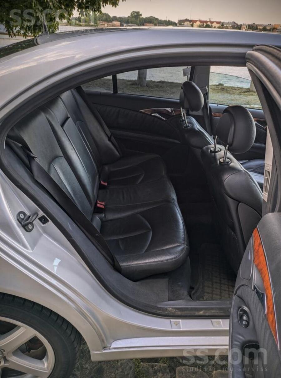 Pelēks Mercedes-Benz E 280 2004 Rīga, ar dzinēja tilpumu 3.20 L un nobraukumu 331 tūkst. km par 3990 €, foto 21 vietnē AUTOMOTO.COM.LV