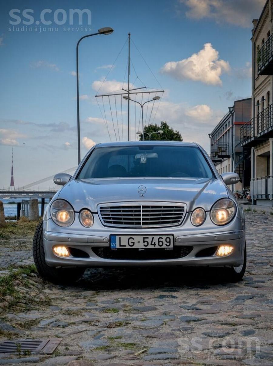 Pelēks Mercedes-Benz E 280 2004 Rīga, ar dzinēja tilpumu 3.20 L un nobraukumu 331 tūkst. km par 3990 €, foto 24 vietnē AUTOMOTO.COM.LV