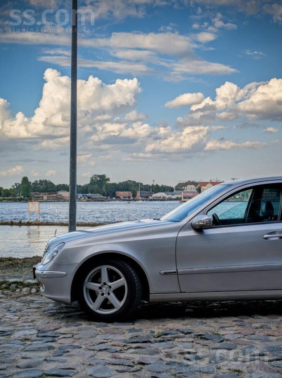 Pelēks Mercedes-Benz E 280 2004 Rīga, ar dzinēja tilpumu 3.20 L un nobraukumu 331 tūkst. km par 3990 €, foto 26 vietnē AUTOMOTO.COM.LV