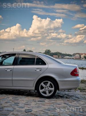 Pelēks Mercedes-Benz E 280 2004 Rīga, ar dzinēja tilpumu 3.20 L un nobraukumu 331 tūkst. km par 3990 €, foto 27 vietnē AUTOMOTO.COM.LV
