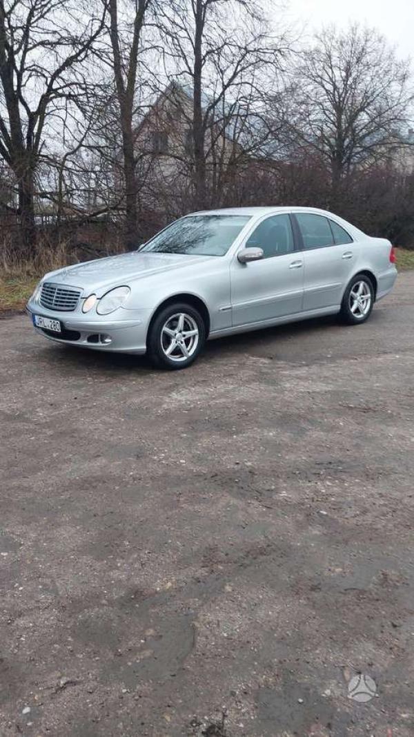 Grey Mercedes-Benz E 280 2005 in Sirvintos, with an engine capacity of 3.22 L and mileage of 353 thousand km for 2100 €, photo 1 on AUTOMOTO.COM.LV