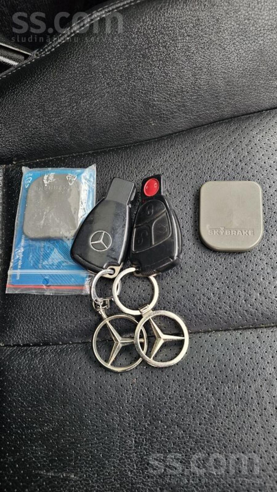 Pelēks Mercedes-Benz E 280 2005 Liepāja, ar dzinēja tilpumu 3.20 L un nobraukumu 458 tūkst. km par 4400 €, foto 6 vietnē AUTOMOTO.COM.LV