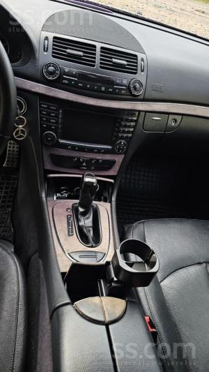 Pelēks Mercedes-Benz E 280 2005 Liepāja, ar dzinēja tilpumu 3.20 L un nobraukumu 458 tūkst. km par 4400 €, foto 9 vietnē AUTOMOTO.COM.LV
