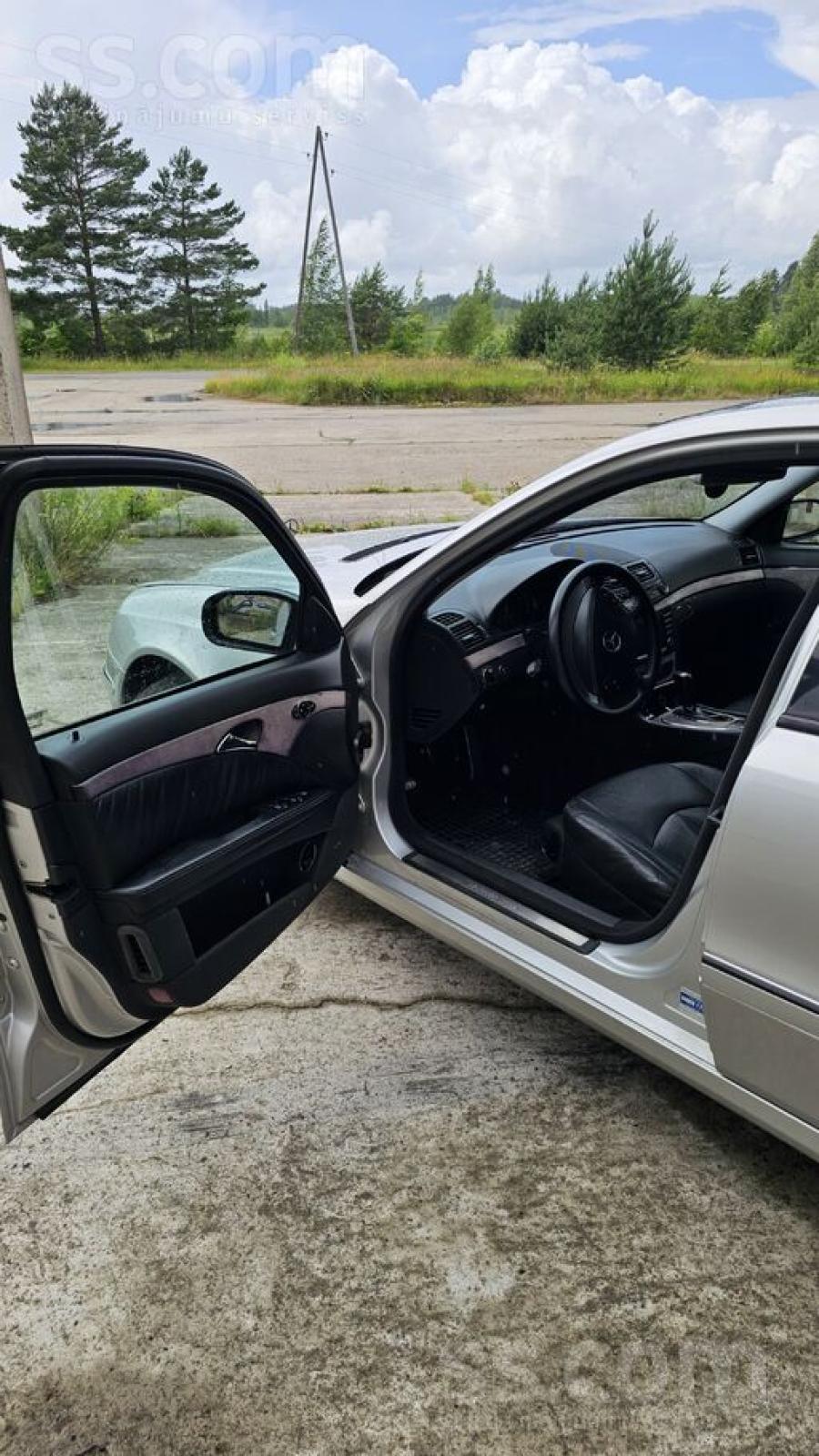 Pelēks Mercedes-Benz E 280 2005 Liepāja, ar dzinēja tilpumu 3.20 L un nobraukumu 458 tūkst. km par 4400 €, foto 14 vietnē AUTOMOTO.COM.LV