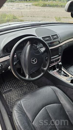 Pelēks Mercedes-Benz E 280 2005 Liepāja, ar dzinēja tilpumu 3.20 L un nobraukumu 458 tūkst. km par 4400 €, foto 21 vietnē AUTOMOTO.COM.LV