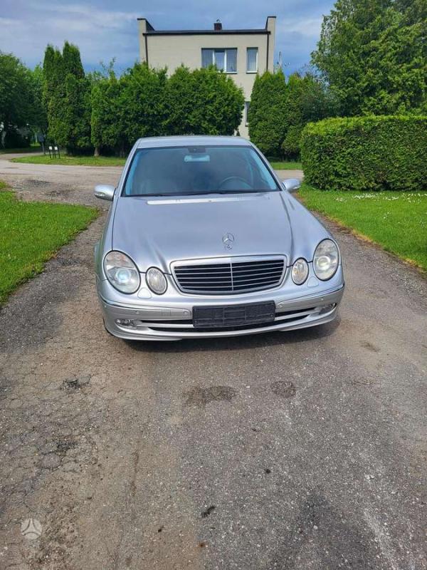 Pelēks Mercedes-Benz E 280 2005 Raseiniai, ar dzinēja tilpumu 3.20 L un nobraukumu 426 tūkst. km par 2450 €, foto 2 vietnē AUTOMOTO.COM.LV