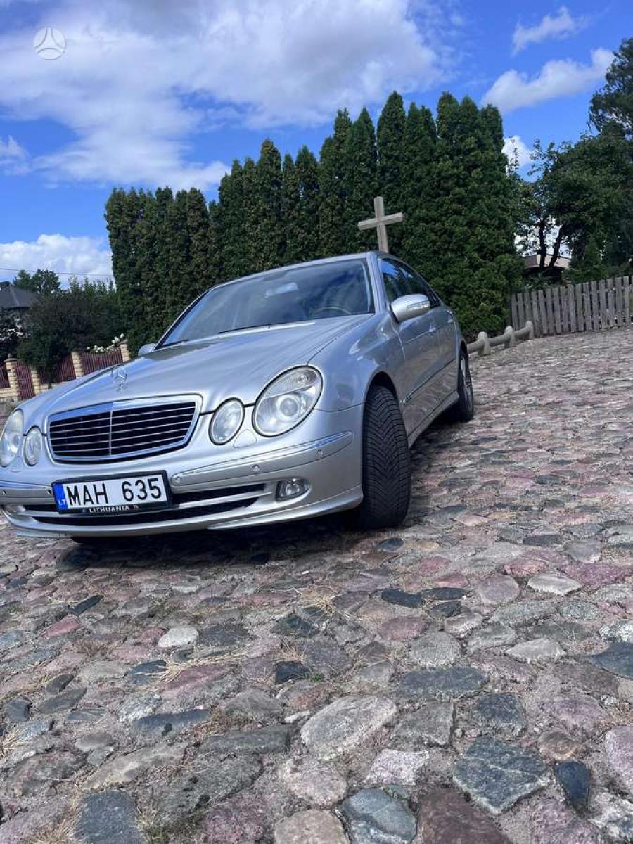 Grey Mercedes-Benz E 280 2005 in Kaunas, with an engine capacity of 3.22 L and mileage of 381 thousand km for 2800 €, photo 3 on AUTOMOTO.COM.LV