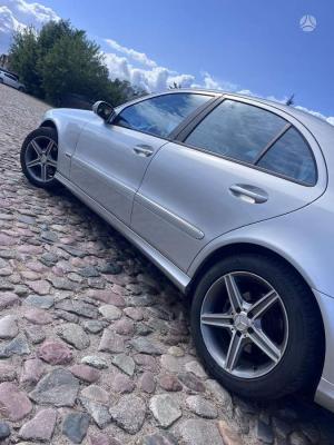 Grey Mercedes-Benz E 280 2005 in Kaunas, with an engine capacity of 3.22 L and mileage of 381 thousand km for 2800 €, photo 11 on AUTOMOTO.COM.LV