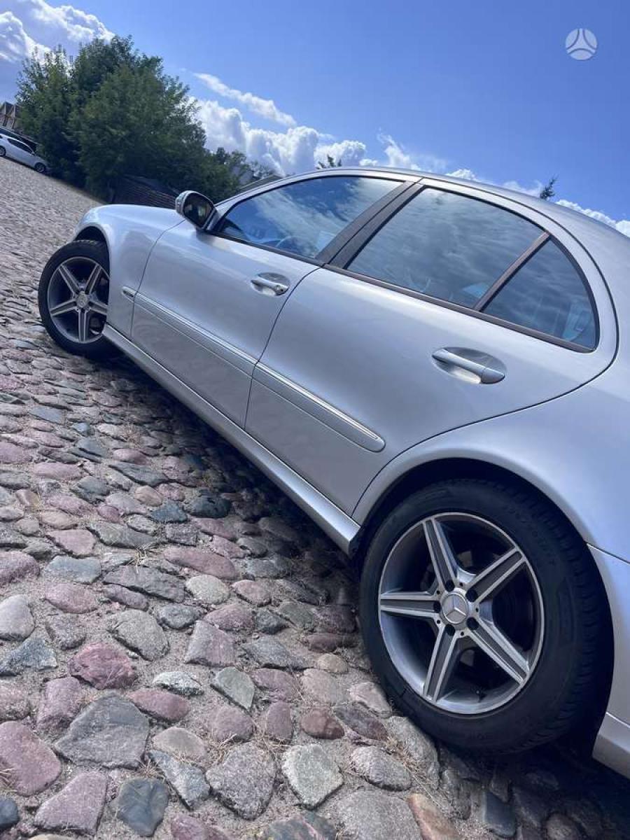 Grey Mercedes-Benz E 280 2005 in Kaunas, with an engine capacity of 3.22 L and mileage of 381 thousand km for 2800 €, photo 11 on AUTOMOTO.COM.LV