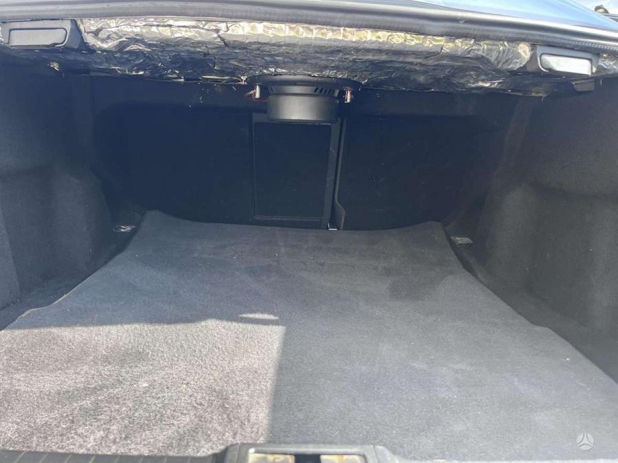 Grey Mercedes-Benz E 280 2005 in Kaunas, with an engine capacity of 3.22 L and mileage of 381 thousand km for 2800 €, photo 15 on AUTOMOTO.COM.LV