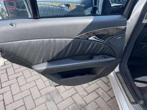 Grey Mercedes-Benz E 280 2005 in Kaunas, with an engine capacity of 3.22 L and mileage of 381 thousand km for 2800 €, photo 17 on AUTOMOTO.COM.LV