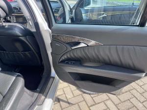 Grey Mercedes-Benz E 280 2005 in Kaunas, with an engine capacity of 3.22 L and mileage of 381 thousand km for 2800 €, photo 21 on AUTOMOTO.COM.LV