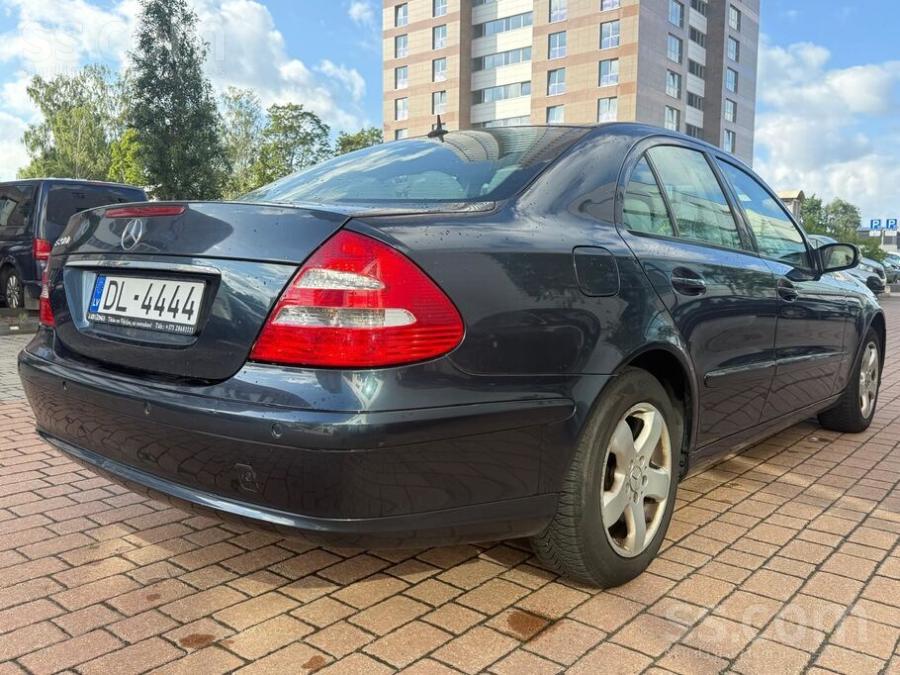 Pelēks Mercedes-Benz E 280 2005 Rīga, ar dzinēja tilpumu 3.00 L un nobraukumu 0 tūkst. km par 5900 €, foto 4 vietnē AUTOMOTO.COM.LV