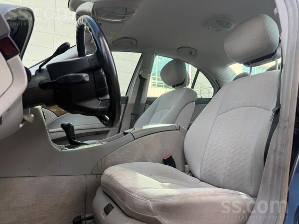 Pelēks Mercedes-Benz E 280 2005 Rīga, ar dzinēja tilpumu 3.00 L un nobraukumu 0 tūkst. km par 5900 €, foto 8 vietnē AUTOMOTO.COM.LV