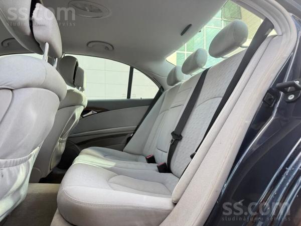 Pelēks Mercedes-Benz E 280 2005 Rīga, ar dzinēja tilpumu 3.00 L un nobraukumu 0 tūkst. km par 5900 €, foto 9 vietnē AUTOMOTO.COM.LV