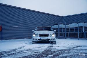 Grey Mercedes-Benz E 280 2006 in Vilnius, with an engine capacity of 3.00 L and mileage of 287 thousand km for 5900 €, photo 2 on AUTOMOTO.COM.LV