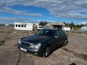 Pelēks Mercedes-Benz E 280 2006 Rīga, ar dzinēja tilpumu 3.00 L un nobraukumu 297 tūkst. km par 4450 €, foto  vietnē AUTOMOTO.COM.LV