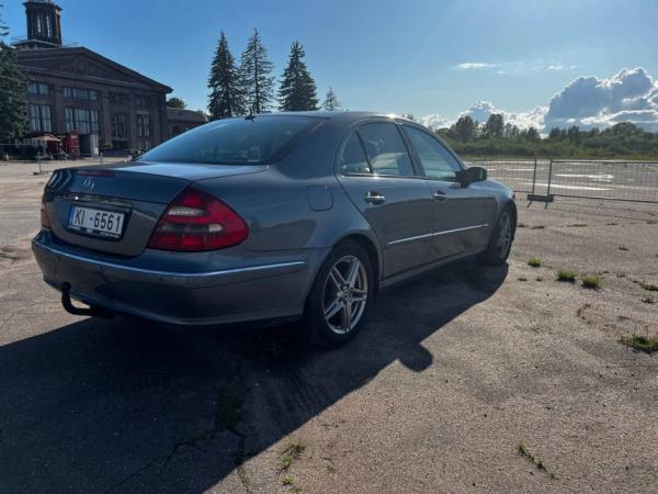 Pelēks Mercedes-Benz E 280 2006 Rīga, ar dzinēja tilpumu 3.00 L un nobraukumu 297 tūkst. km par 4450 €, foto 5 vietnē AUTOMOTO.COM.LV