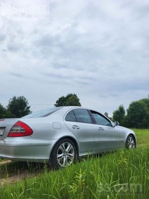 Pelēks Mercedes-Benz E 280 2006 Rēzekne, ar dzinēja tilpumu 3.00 L un nobraukumu 347 tūkst. km par 2700 €, foto 3 vietnē AUTOMOTO.COM.LV