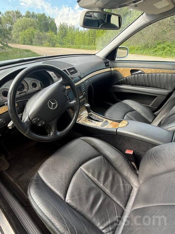 Pelēks Mercedes-Benz E 280 2006 Rīga, ar dzinēja tilpumu 3.00 L un nobraukumu 229 tūkst. km par 3700 €, foto 5 vietnē AUTOMOTO.COM.LV