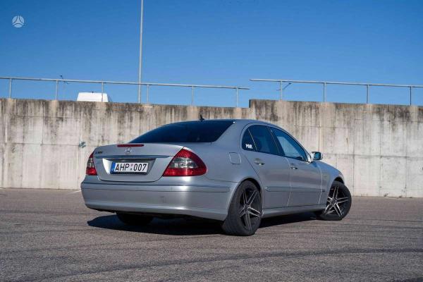 Pelēks Mercedes-Benz E 280 2006 Viļņa, ar dzinēja tilpumu 2.99 L un nobraukumu 293 tūkst. km par 4999 €, foto 2 vietnē AUTOMOTO.COM.LV
