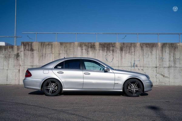 Pelēks Mercedes-Benz E 280 2006 Viļņa, ar dzinēja tilpumu 2.99 L un nobraukumu 293 tūkst. km par 4999 €, foto 4 vietnē AUTOMOTO.COM.LV