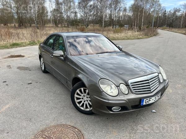 Grey Mercedes-Benz E 280 2006 in Riga, with an engine capacity of 3.00 L and mileage of 560 thousand km for 1200 €, photo 3 on AUTOMOTO.COM.LV