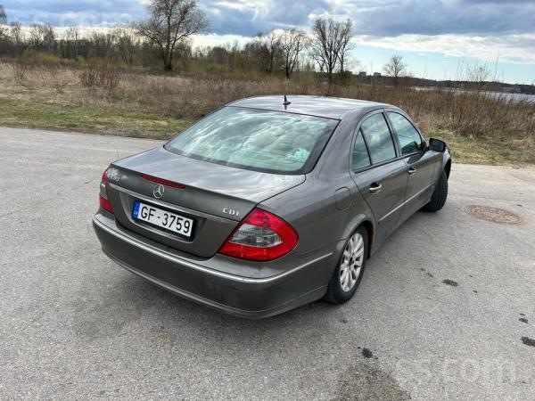 Grey Mercedes-Benz E 280 2006 in Riga, with an engine capacity of 3.00 L and mileage of 560 thousand km for 1200 €, photo 4 on AUTOMOTO.COM.LV