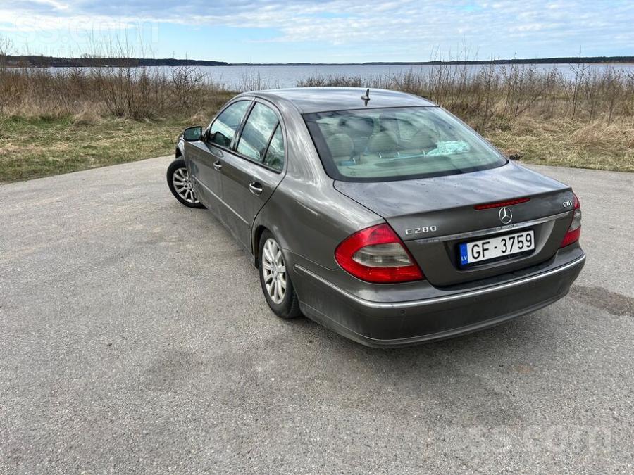 Grey Mercedes-Benz E 280 2006 in Riga, with an engine capacity of 3.00 L and mileage of 560 thousand km for 1200 €, photo 5 on AUTOMOTO.COM.LV