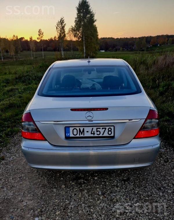 Pelēks Mercedes-Benz E 280 2006 Ludza, ar dzinēja tilpumu 3.00 L un nobraukumu 355 tūkst. km par 3500 €, foto 3 vietnē AUTOMOTO.COM.LV