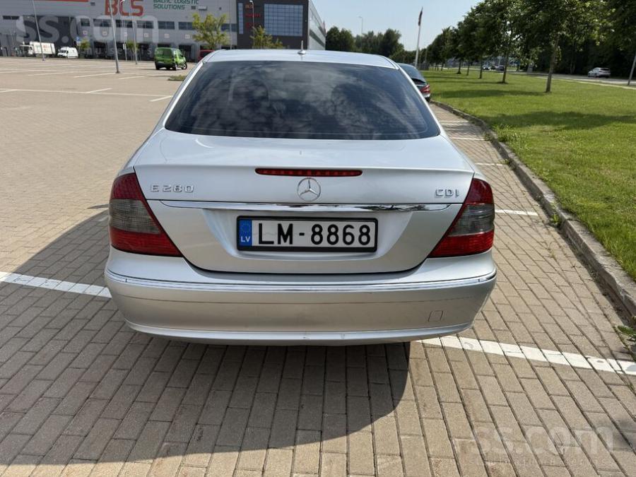 Grey Mercedes-Benz E 280 2007 in Riga, with an engine capacity of 3.00 L and mileage of 370 thousand km for 4200 €, photo 5 on AUTOMOTO.COM.LV