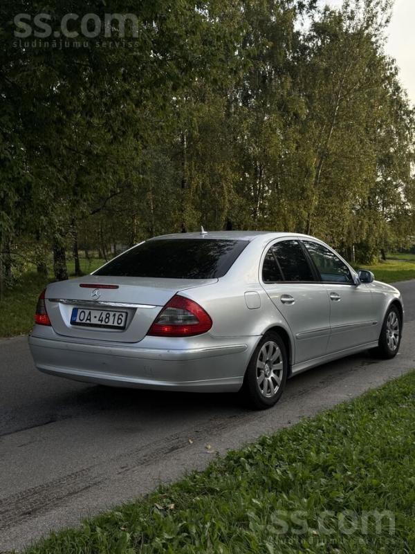 Grey Mercedes-Benz E 280 2007 in Riga, with an engine capacity of 3.00 L and mileage of 314 thousand km for 3900 €, photo 4 on AUTOMOTO.COM.LV